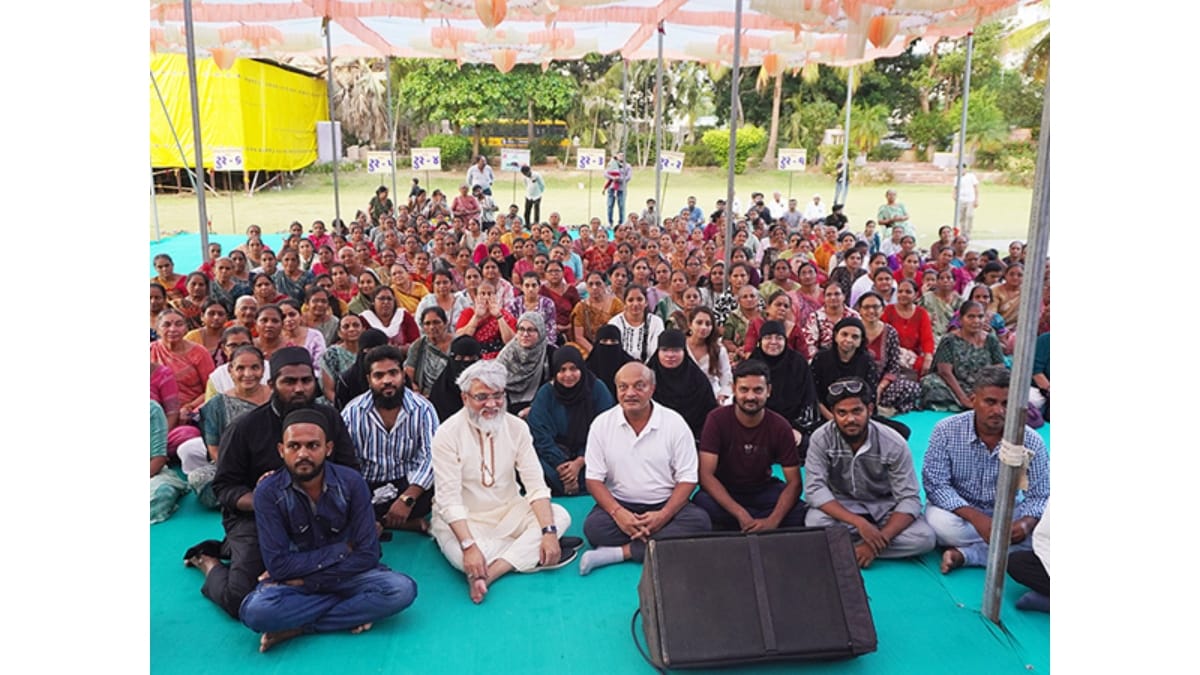 Humanity First: KP Group and PP Savani Group arrange Char Dham ...